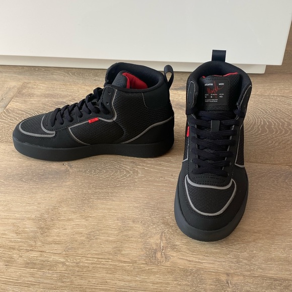 Atoms | Shoes | Brand New Atoms Model 251 X Mkbhd Womens 6 Mens 45 ...
